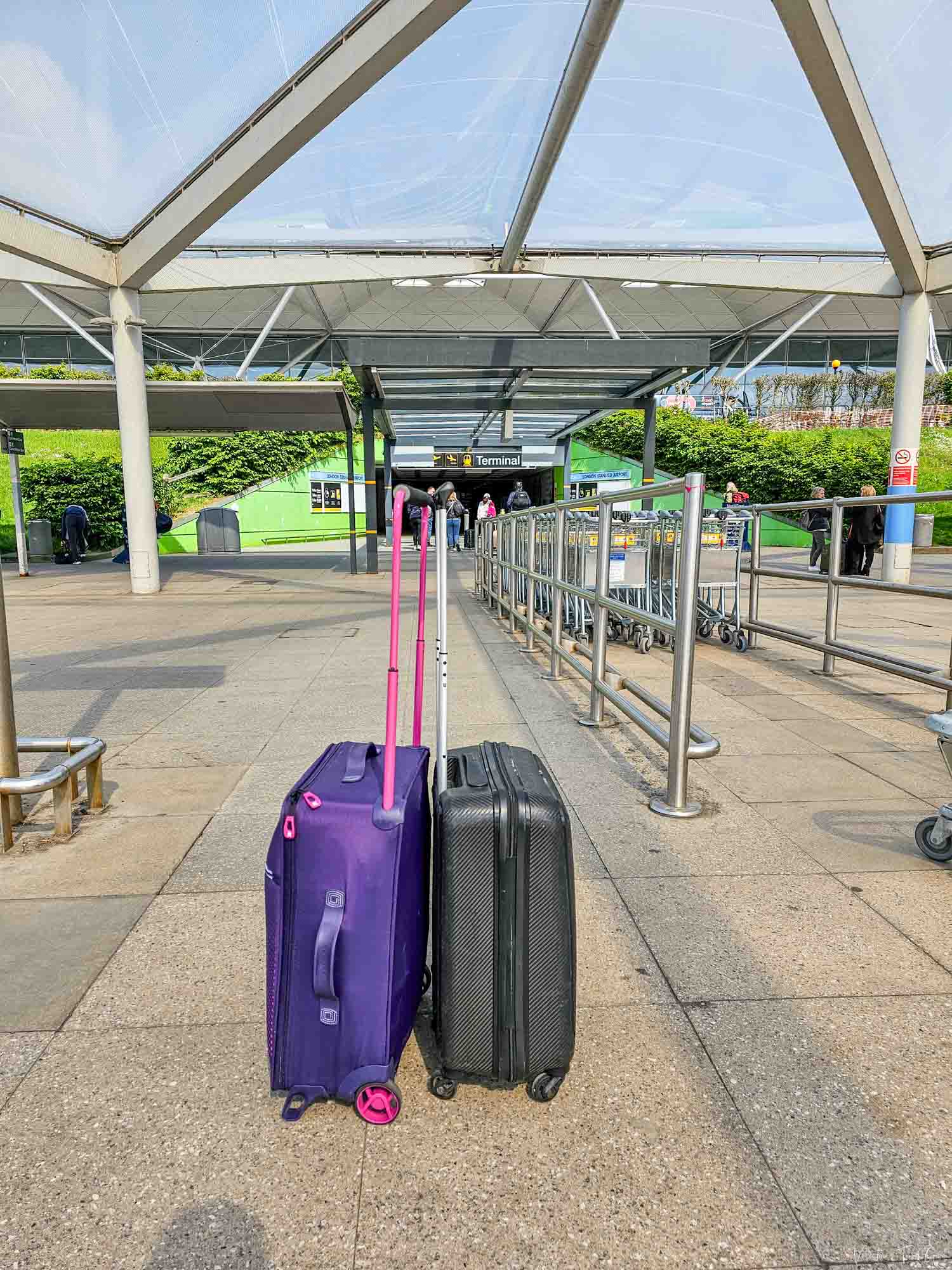 34 Super-organized Tips On Packing A Carry On (+ Travel Packing Checklist)